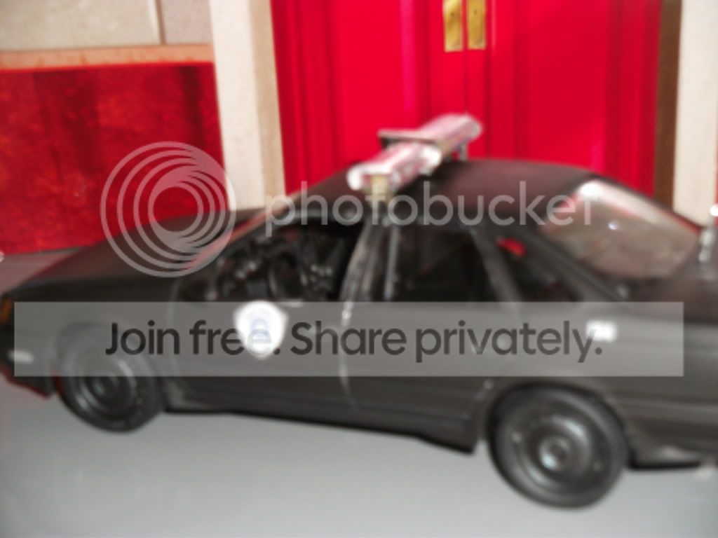 Robocop police car - HissTank.com
